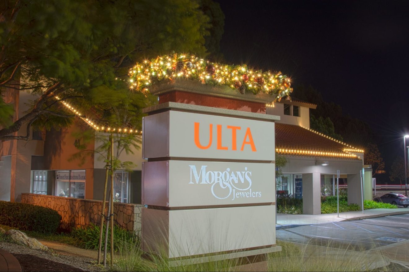 Commercial Christmas Decorations Project | Exterior Products